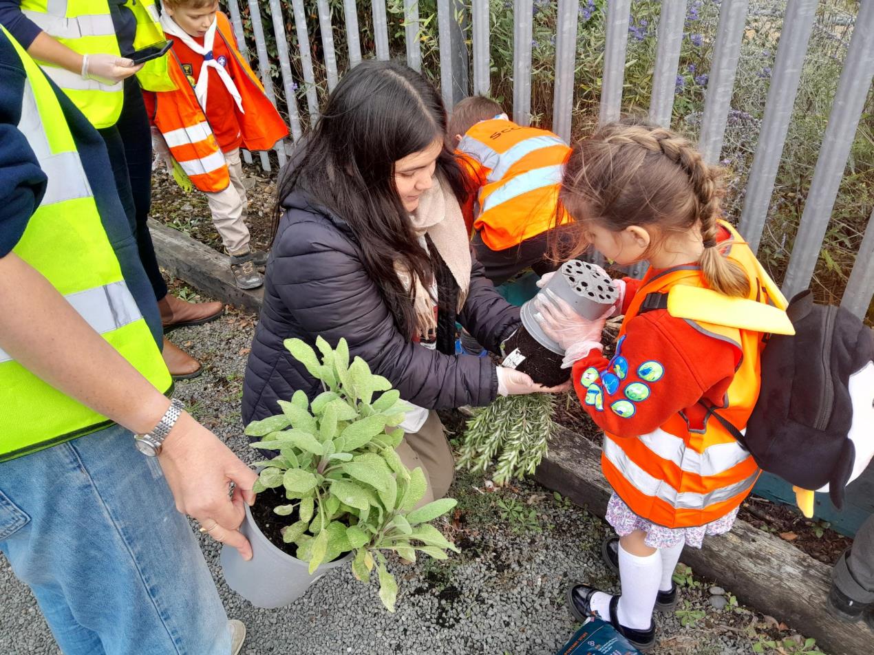 Suffolk Scouts help to rejuvenate Melton station | Greater Anglia